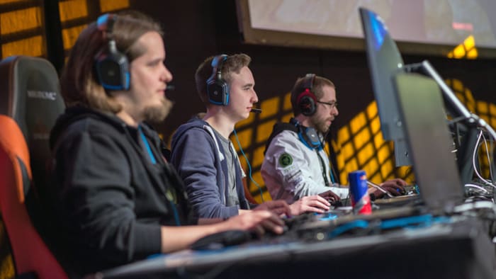 How esports & gaming athletes can prevent overuse injury