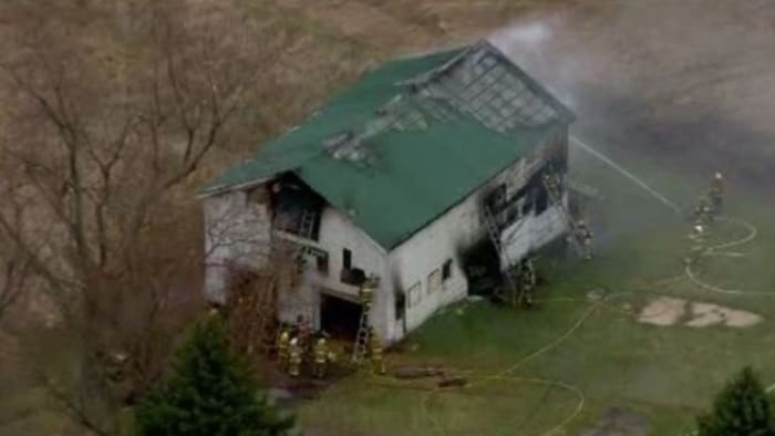 2 firefighters hurt at Howell barn fire