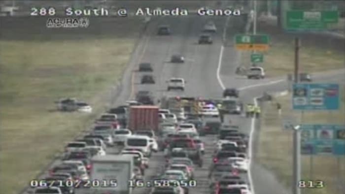 2 Vehicle Crash Shuts Down Multiple Lanes On Sh 288 Southbound At Beltway 8