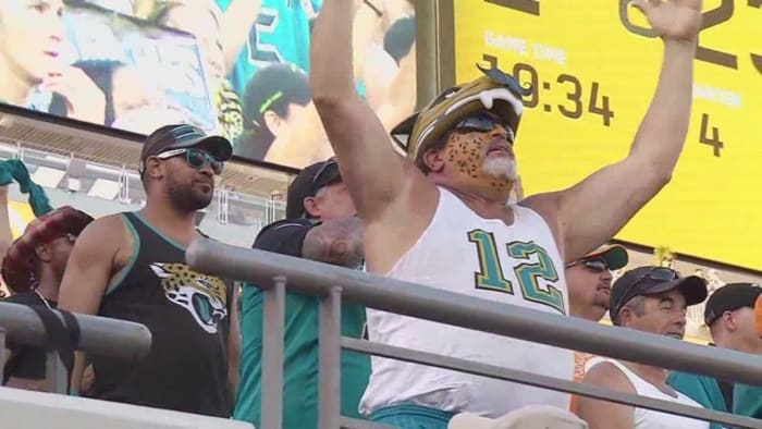 Jags fans celebrate 1st win of the season