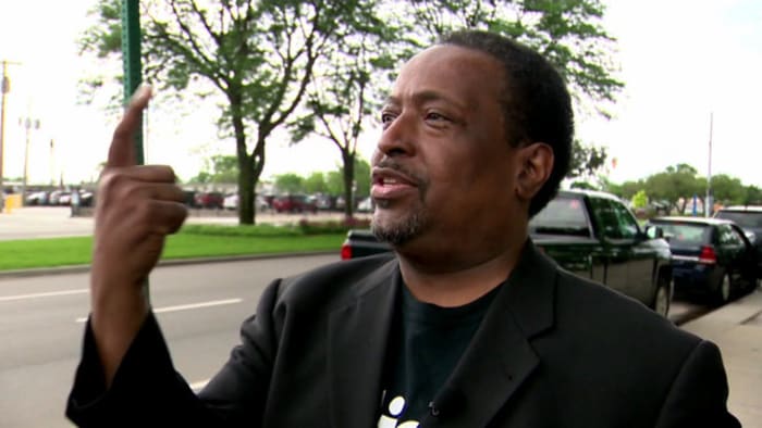Well-known Detroit pastor says officer pulled gun on him during traffic ...