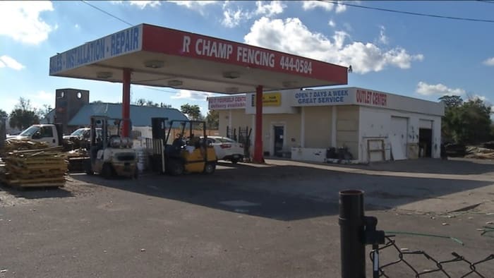 Fence fight: More than a dozen customers accuse company of 'shoddy' work