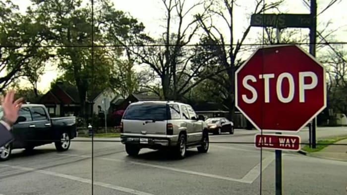 How long do you have to be stopped at stop signs?