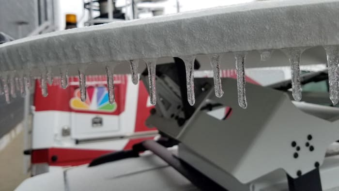 Winter storm makes for icy Tuesday in Houston area