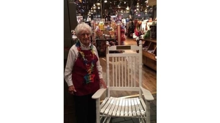 Ocala Cracker Barrel celebrates oldest worker's birthday
