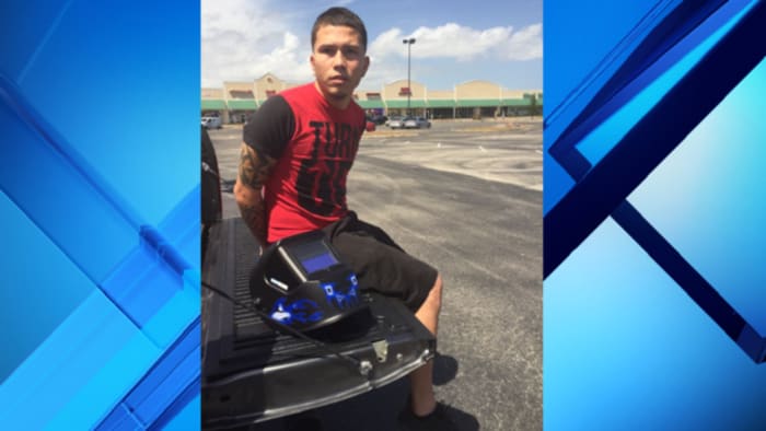 Suspected car thief arrested while viewing solar eclipse, deputies say