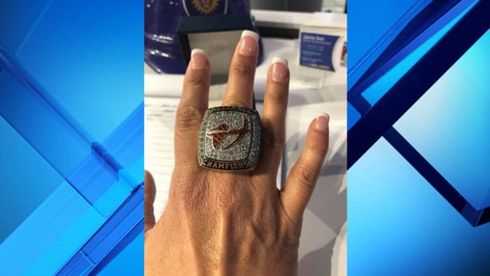 Jamie Seh receives championship ring from Orlando Apollos