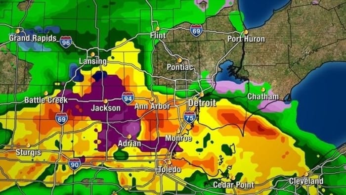 Snow, freezing rain moving through metro Detroit