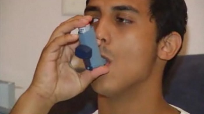 Nurse refuses student inhaler during asthma attack