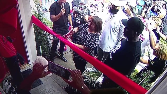 Houston rapper Slim Thug gifts renovated home to Harvey family