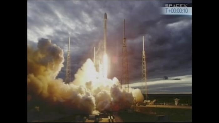 SpaceX takes over KSC launch pad 39A