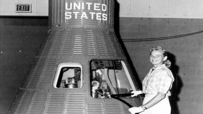 America's 1st female astronaut candidate, Jerrie Cobb, dies