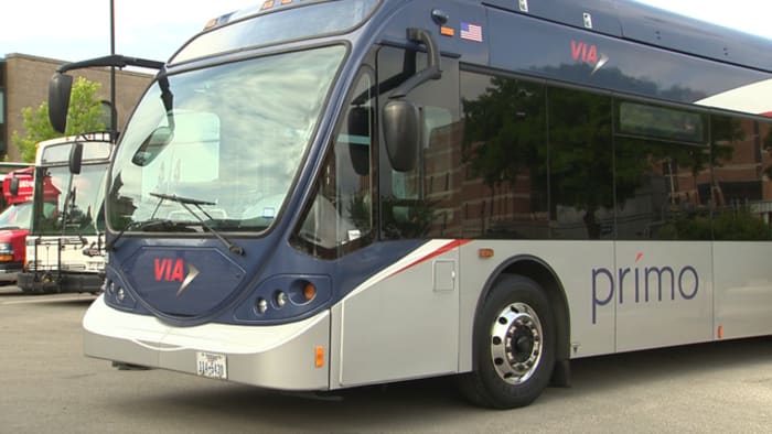 UTSA, VIA partner to give students, faculty, staff free bus passes