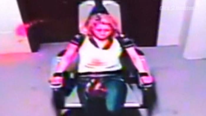 Police pepper-spray restrained inmate at Ohio jail