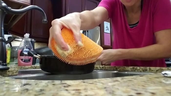 Is the silicone 'Better Sponge' really better?