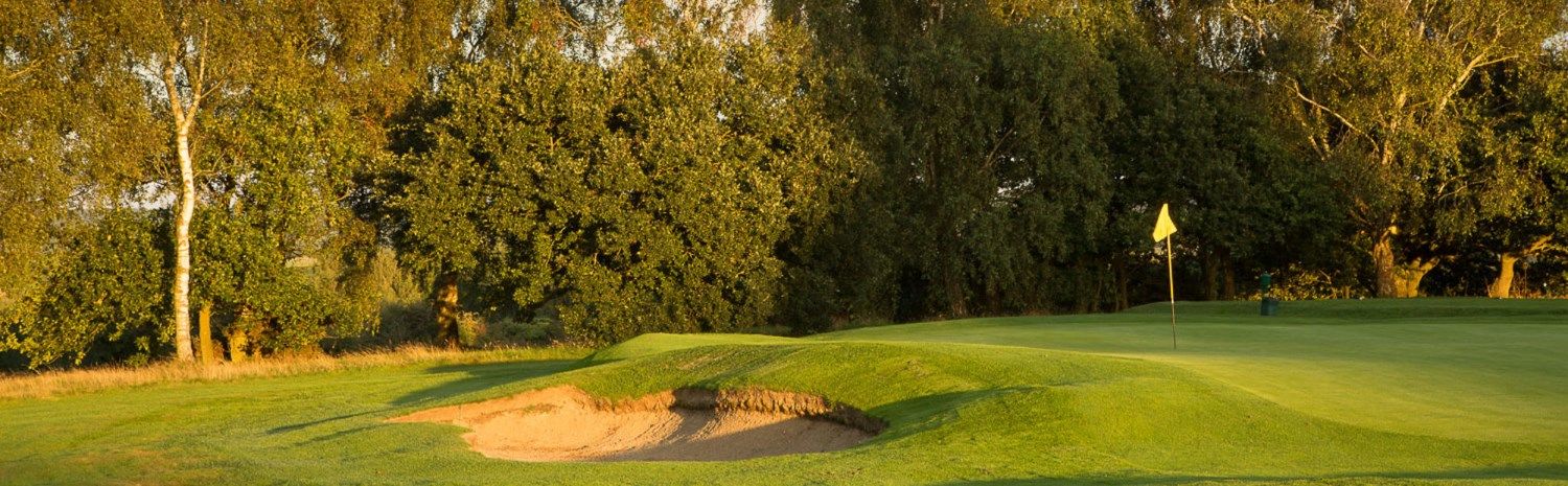 イギリスのMarlborough Golf Courseでゴルフプレー · Greenfee365