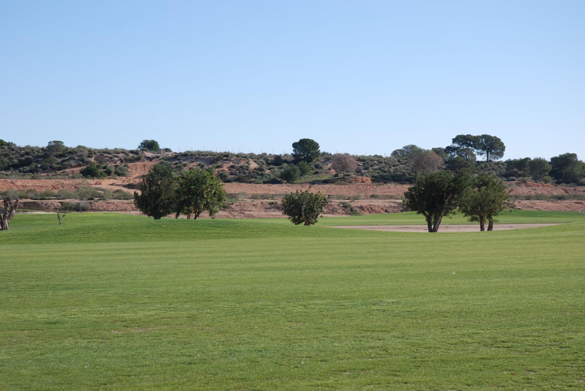 スペインのNew Sierra Golfでゴルフプレー · Greenfee365