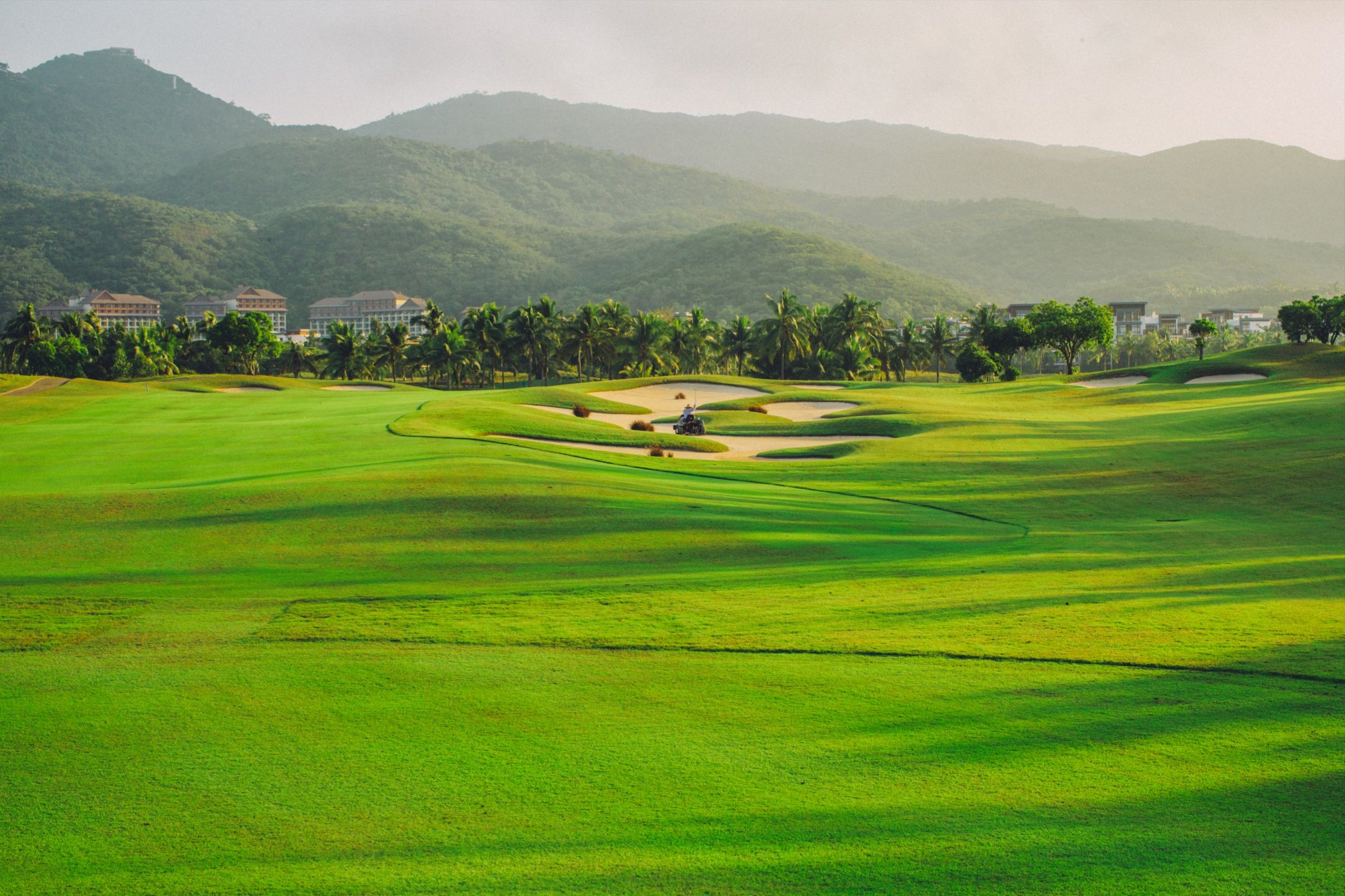 Play Golf on Yalong Bay Golf Club, countries.china · Greenfee365
