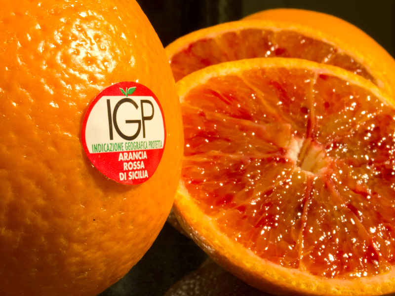 Arancia rossa di Sicilia Igp, tracciabilità garantita dalla blockchain