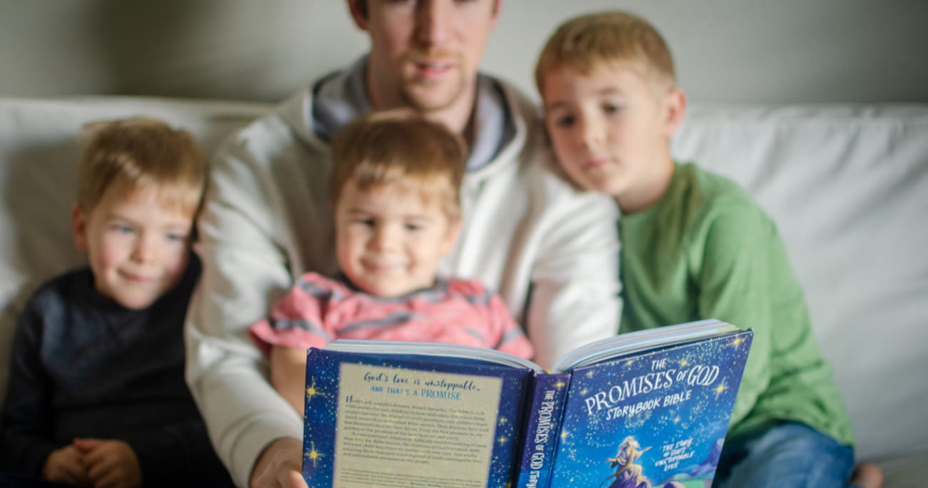 Book Review: The Promises of God Storybook Bible | Helping Christian ...