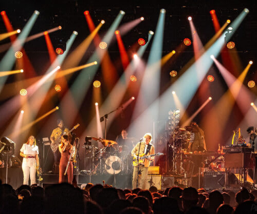 Teamwork and synergy between TAB and Goose with Robe moving lights ...