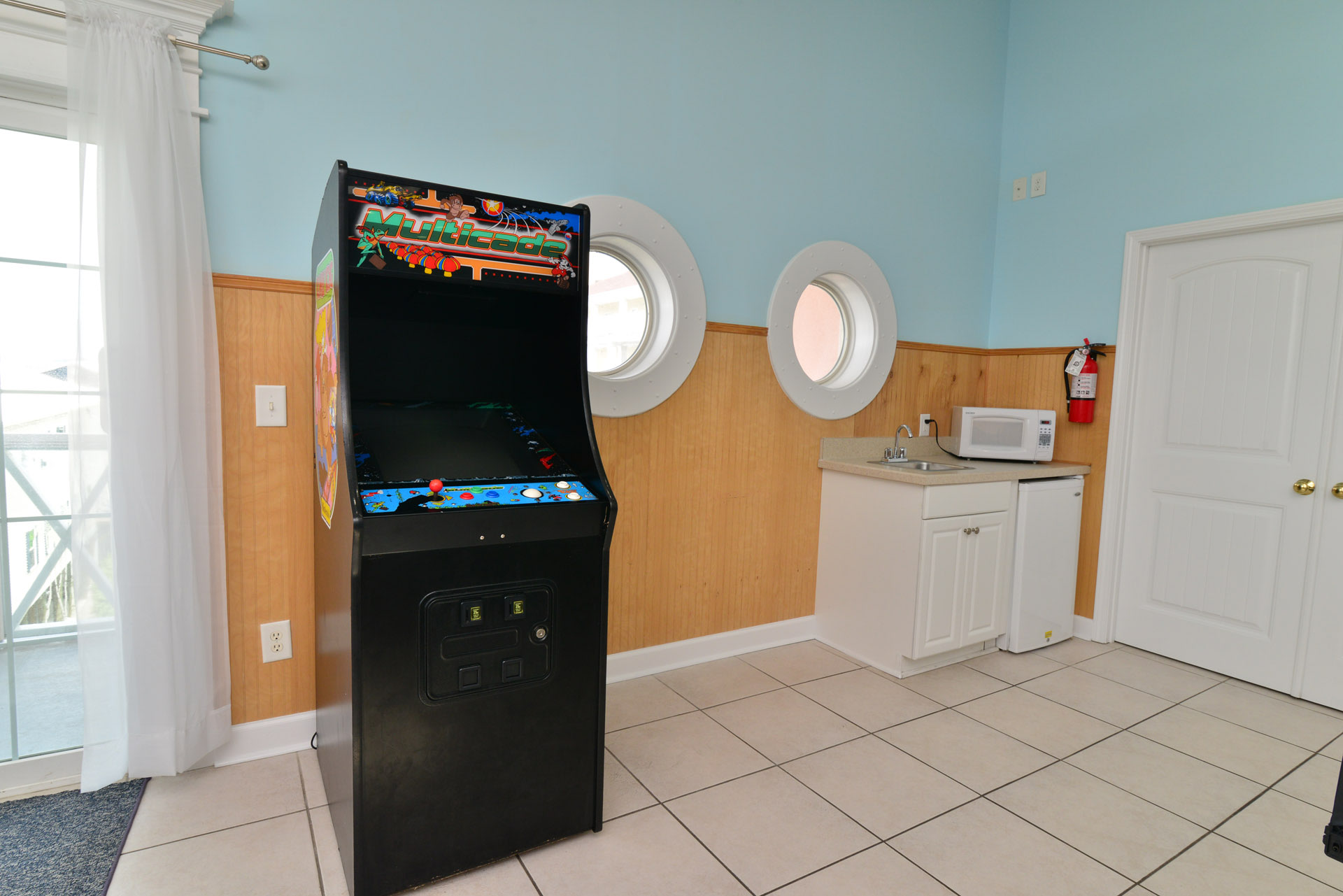 Tropical Castle Ocean View Pool Grill & Game Room