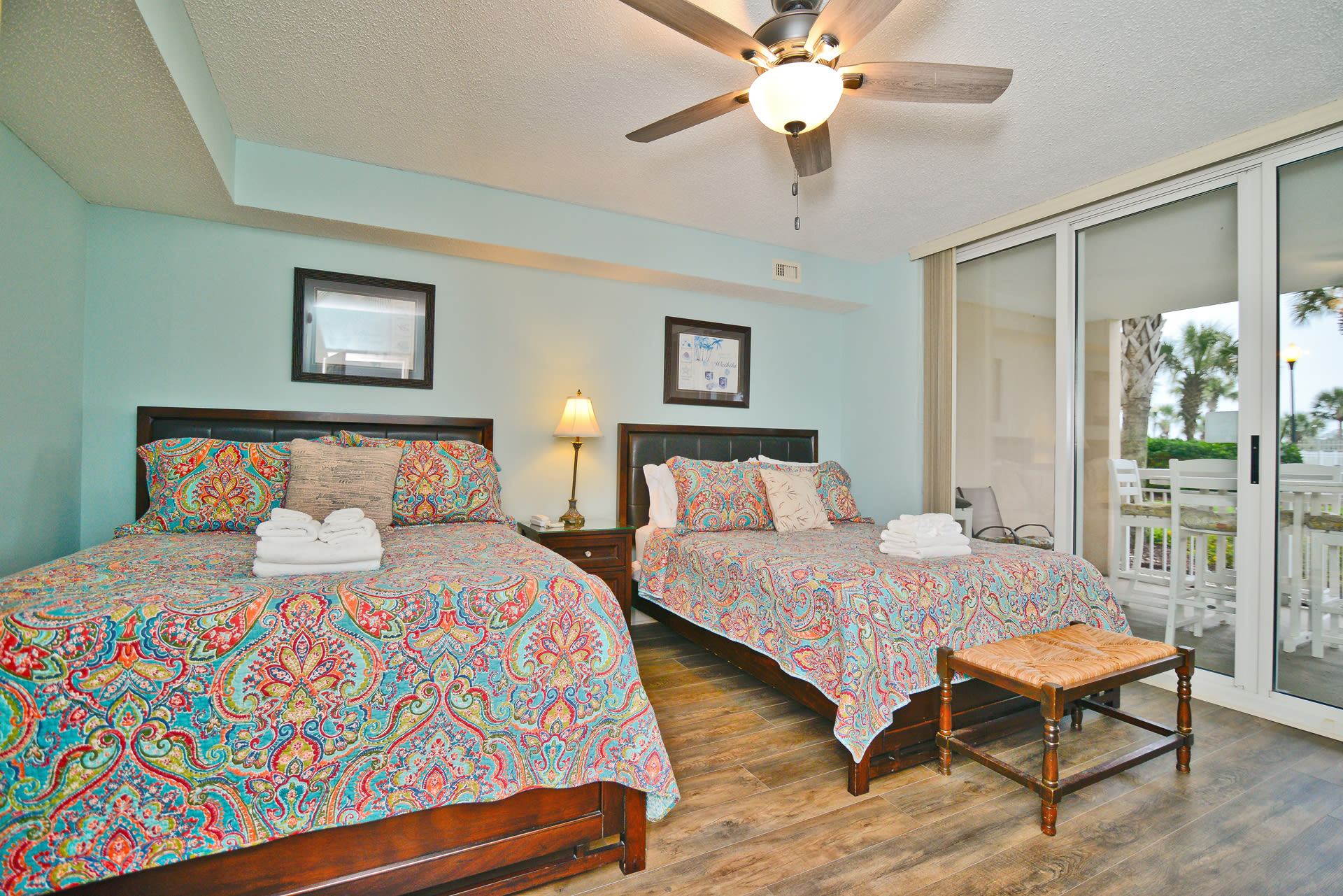 Waterfront Luxury Huge Condo with 15000sf Pool