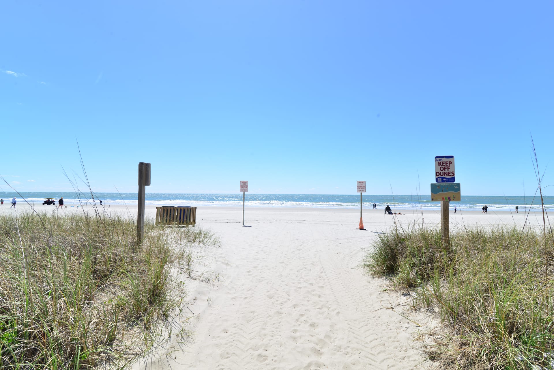 Mai Taid Beach House 1 Minute Walk to Beach!