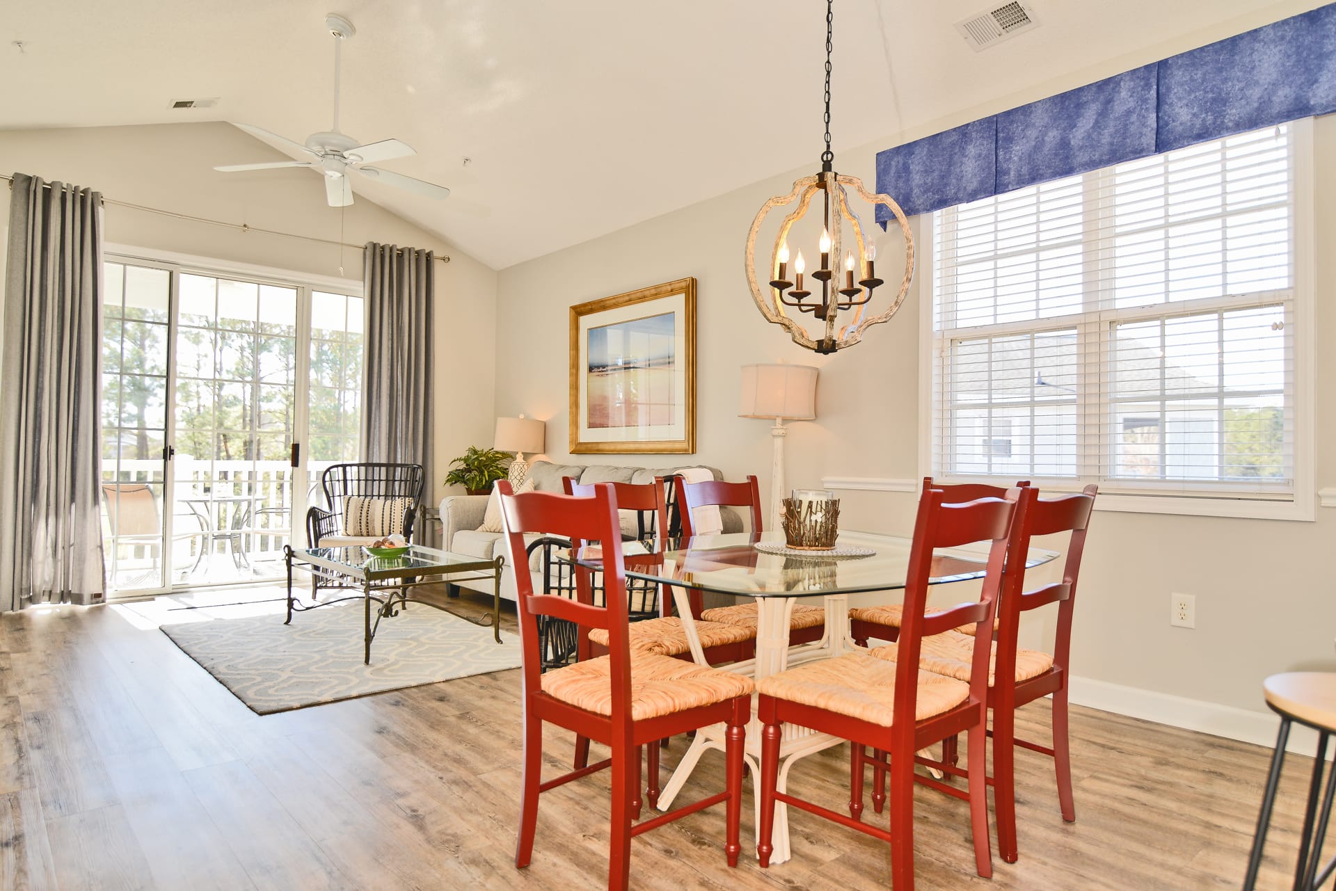 Massive Waterfront Pool! Lakefront Condo Famous Barefoot Resort