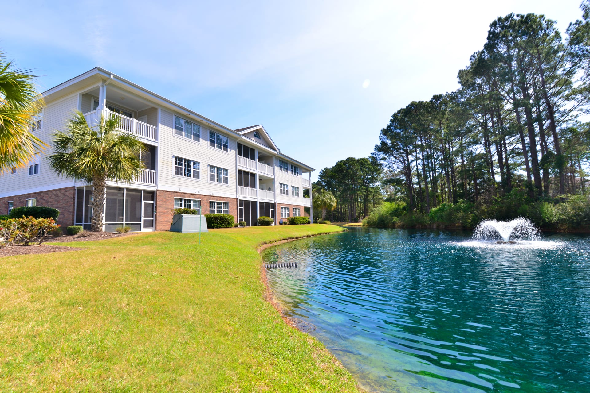 Massive Waterfront Pool! Lakefront Condo Famous Barefoot Resort