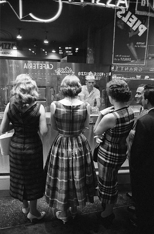 Street Photography 1940s –1950s - Harold Feinstein Archive