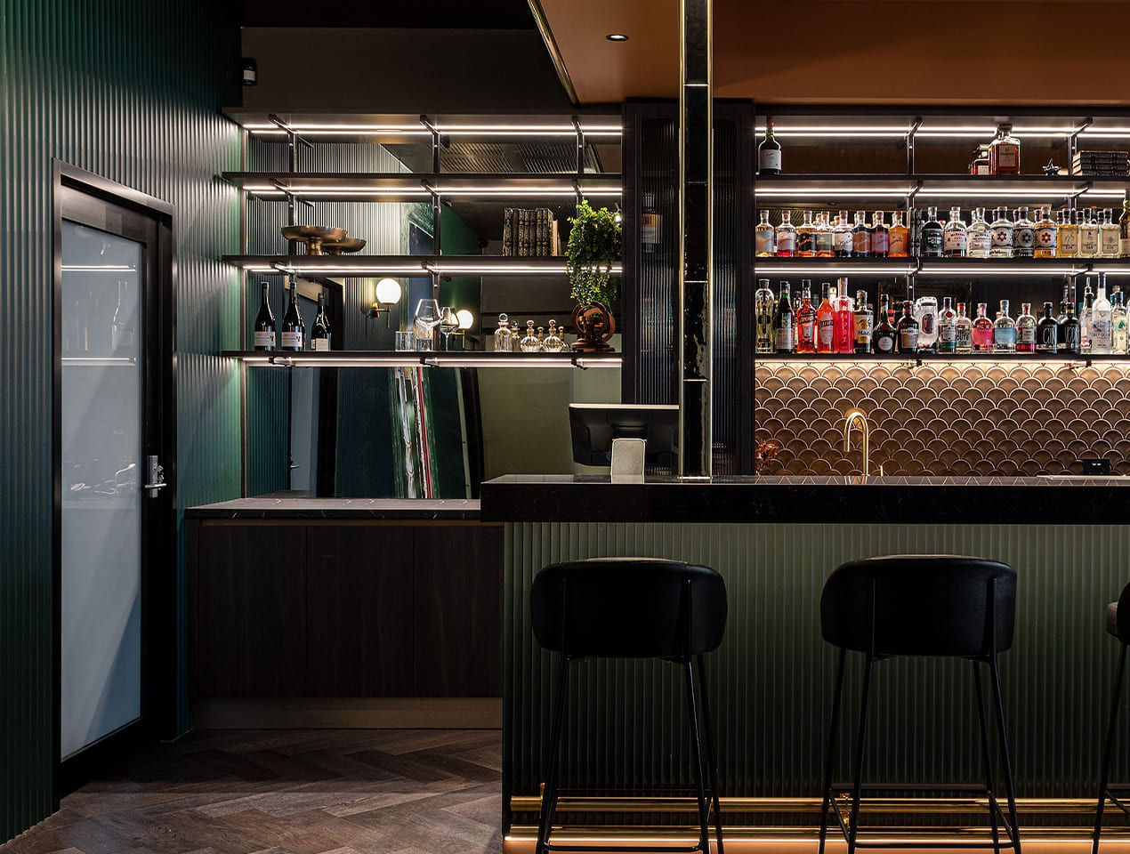 Bar Urbane: A Sophisticated Speakeasy-Inspired Design