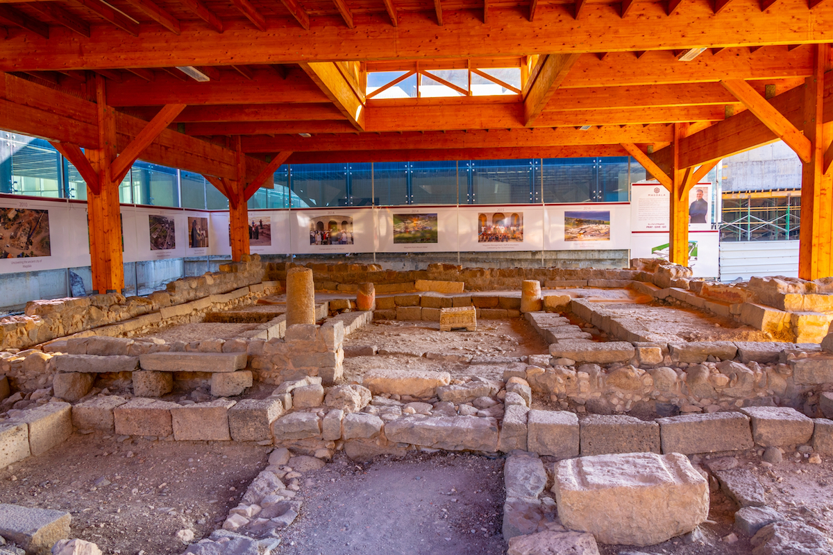 Oldest known menorah image marks Magdala synagogue | All Israel News