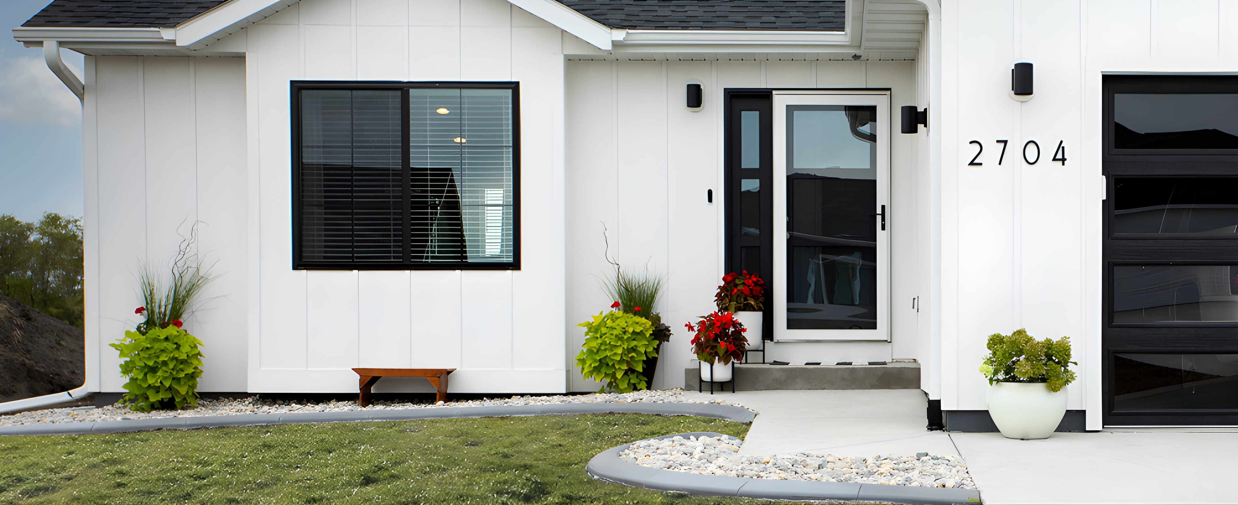 Larson Storm Doors - WOOLF Distributing