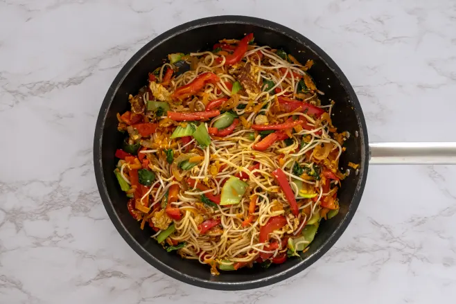 Egg Chow Mein with Bean Sprouts and Pak Choi | Hello Chef!