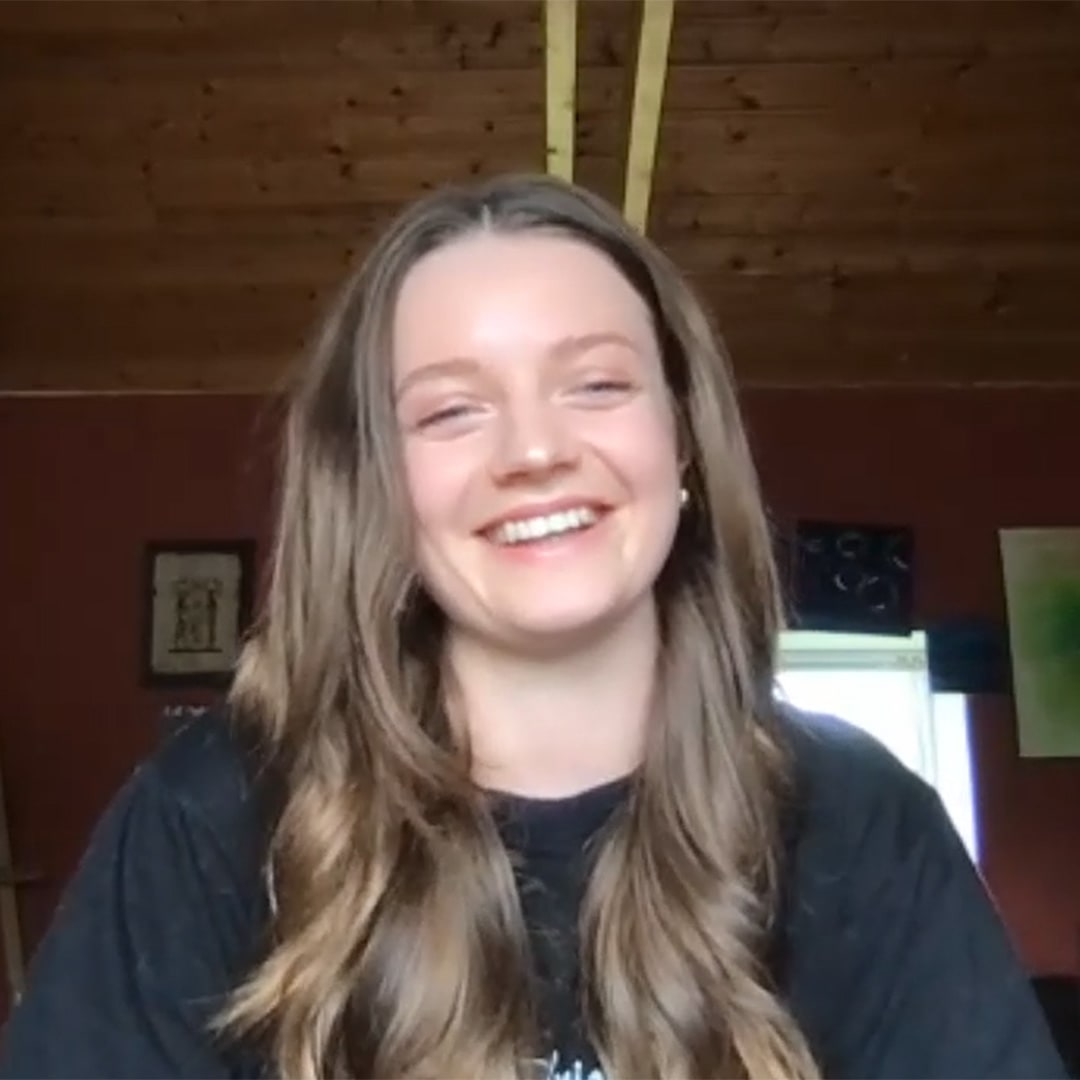 Zoe er 23 år og bor i Sverige. Hun har kæmpet med akne i et årti. - NØIE