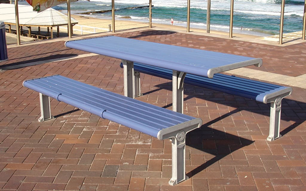Town & Park Picnic Setting TSD