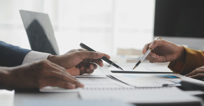 Navigating Team Performance Measurement: Jira vs. Drogo Navigating Team Performance Measurement: Jira vs. Drogo