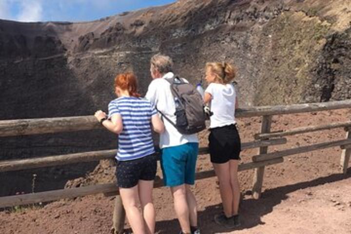 Pompeii and Mount Vesuvius Small Group Tour-Askos Tours