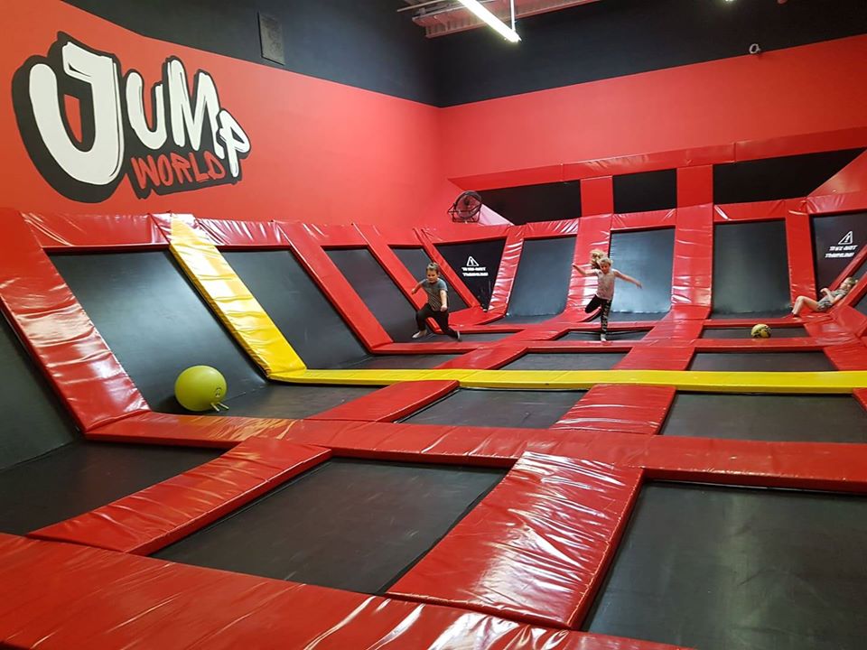JumpWorld - imprezy i przyjęcia od 20 zł za osobę