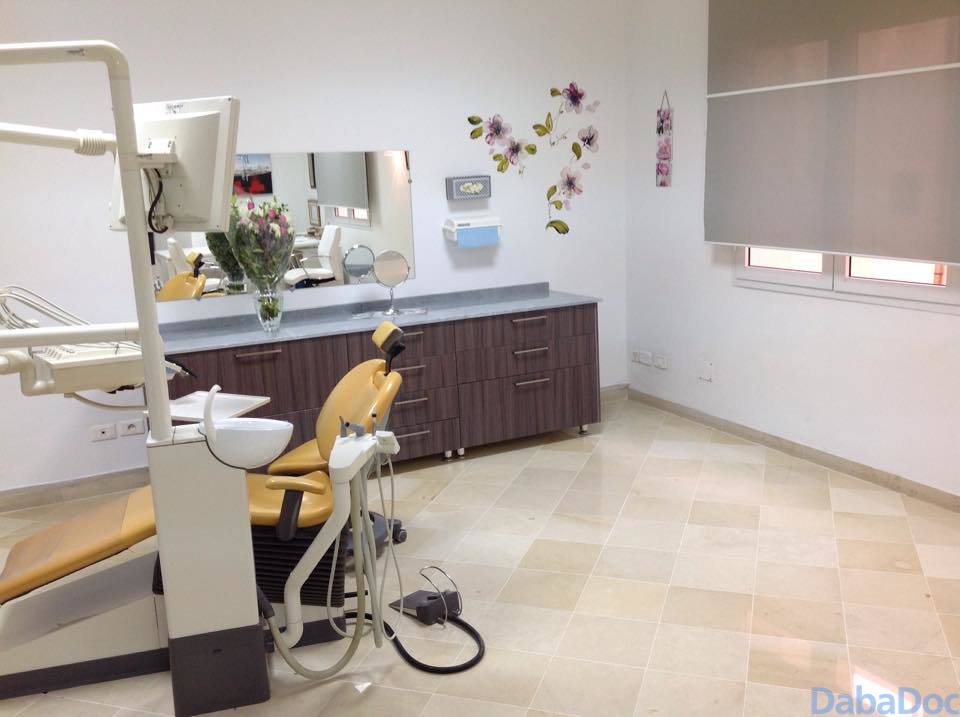 Dr Hager Chaker - Dentiste à Ariana - DabaDoc.com