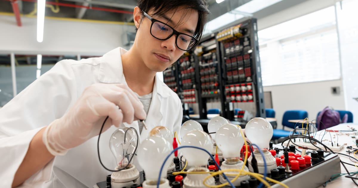 The 10 Most Popular College Majors | BestColleges