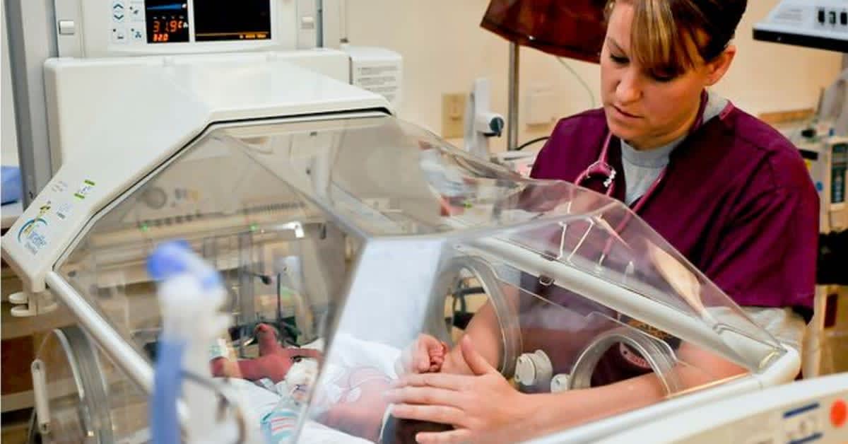 Steps To Becoming A Neonatal Nurse | NurseJournal.org