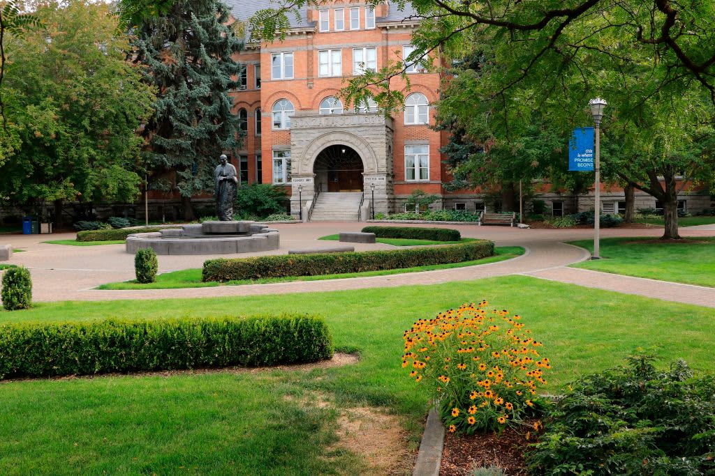 These Universities Are Starting Tech Hubs With CHIPS Act Funds ...