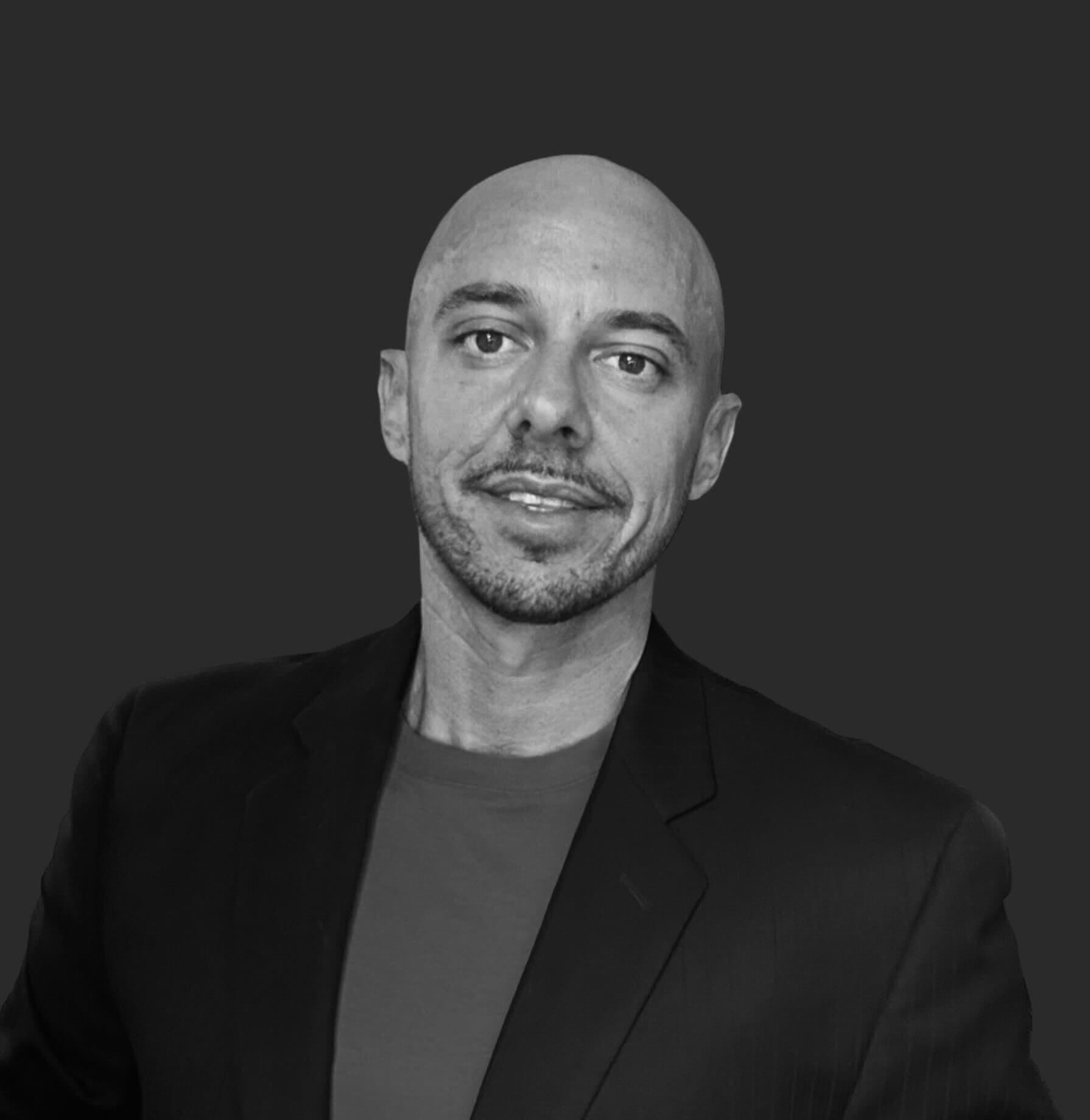 Michael Anguille – BestColleges.com