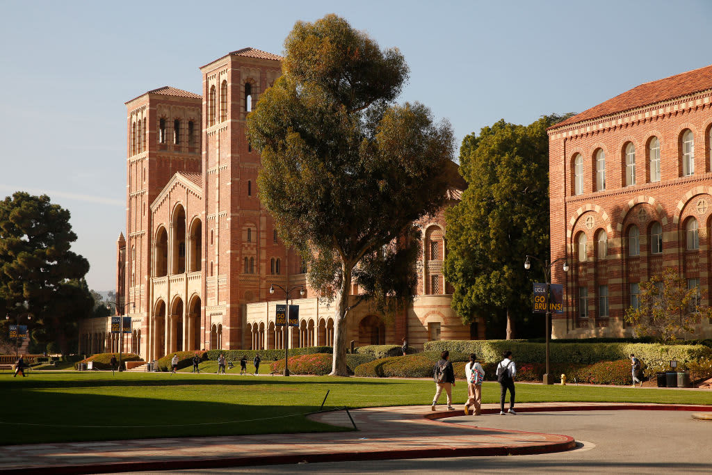 UCLA Drops Indoor Mask Mandate | BestColleges