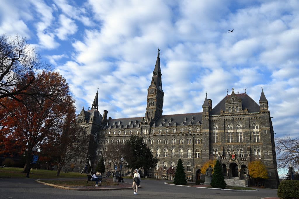 Georgetown Launches Online Degree Completion Program| BestColleges