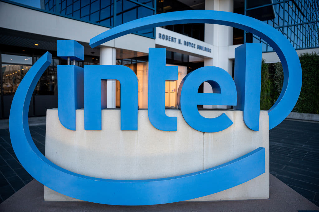 Community Colleges Train Workers for Intel Jobs | BestColleges