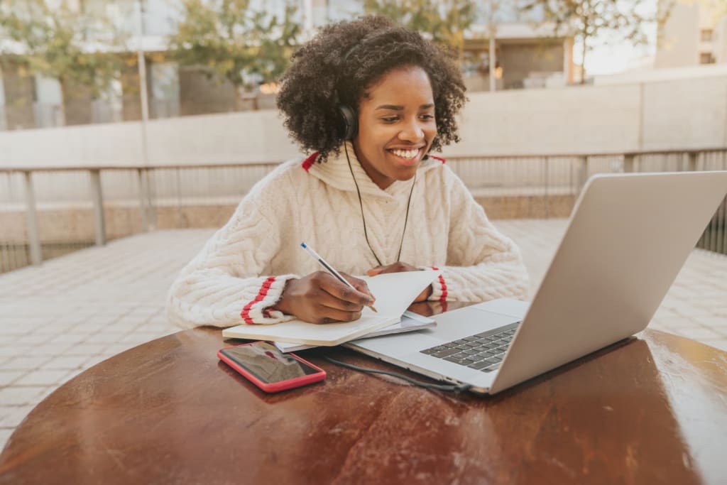 An Overview of College Enrollment Deposits | BestColleges