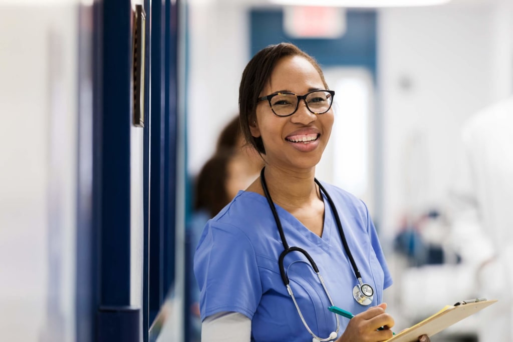 Registered Nurse To Nurse Practitioner: Is It Worth It? | NurseJournal.org